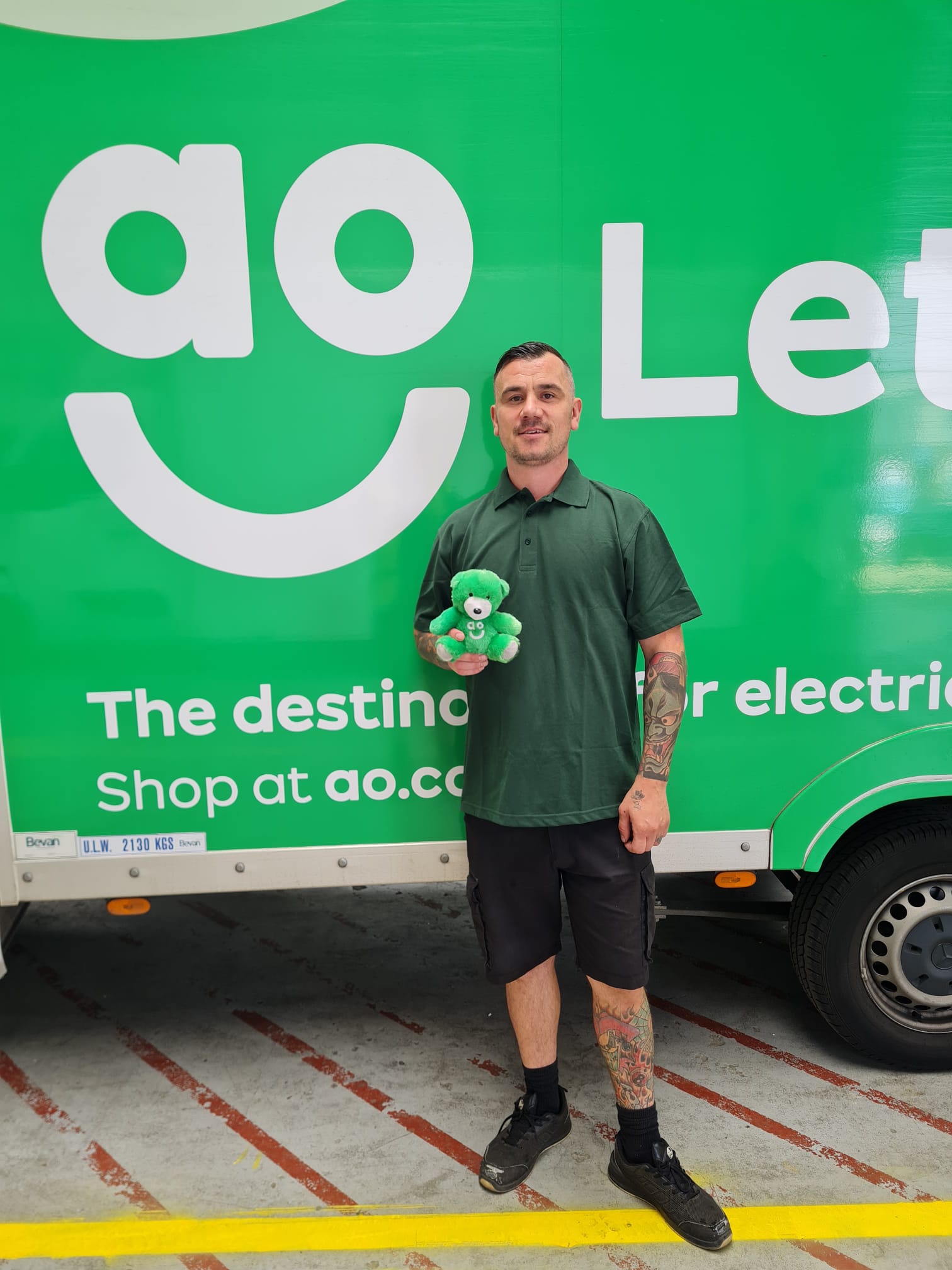 Drivers praised for assisting woman after fall in Poole - AO World